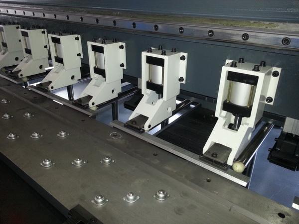 Stanless Steel CNC V Grooving Machine Foot Pedal Notching 6100mm Long ...